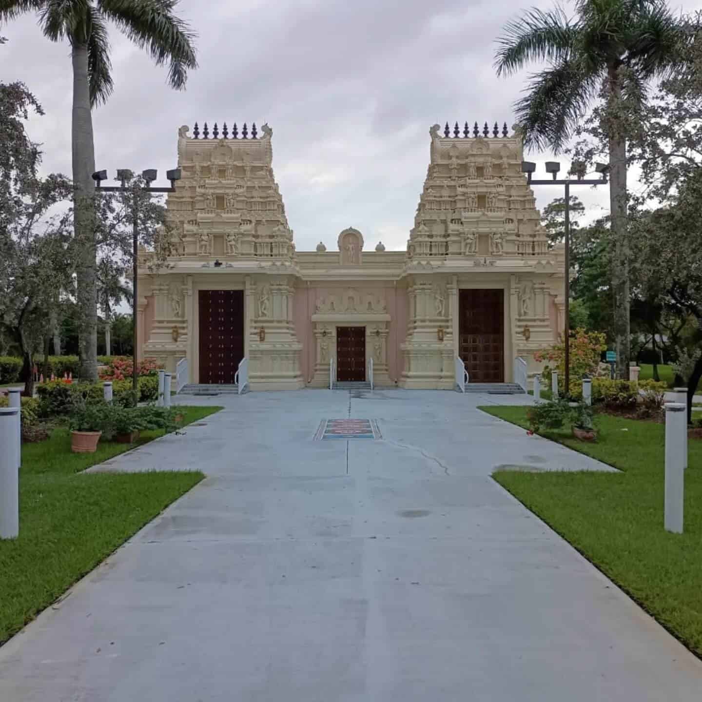 Hindu Temples In The USA: A List Of Top 5 - The Hindu Tales